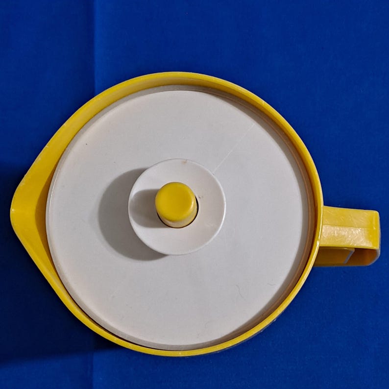 Vintage Tupperware JUICE PITCHER 874 Holder Yellow W/handle Canister ...