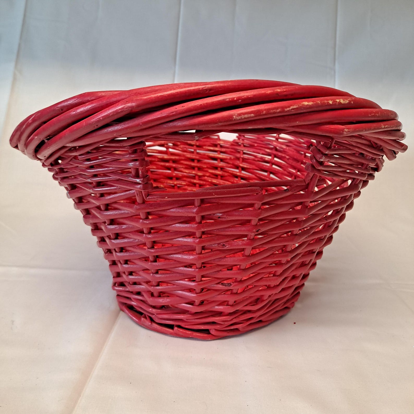 Vintage Red Wicker SMALL LAUNDRY BASKET Handled Oval Clothes Storage ...
