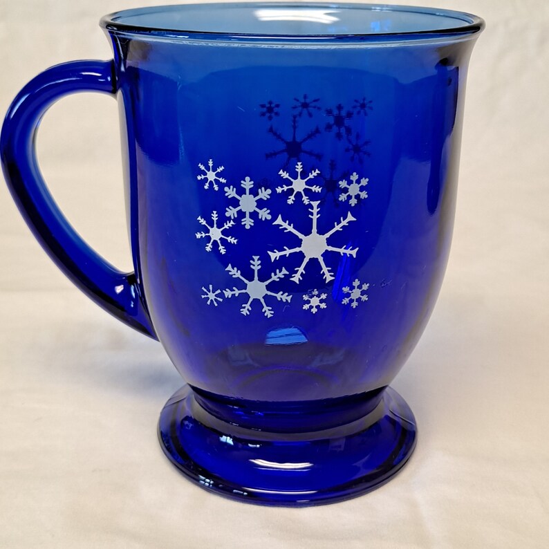 Vintage Lot 2 Cafe COBALT BLUE SNOWFLAKE Pedestal Glass Mug 16 Oz ...