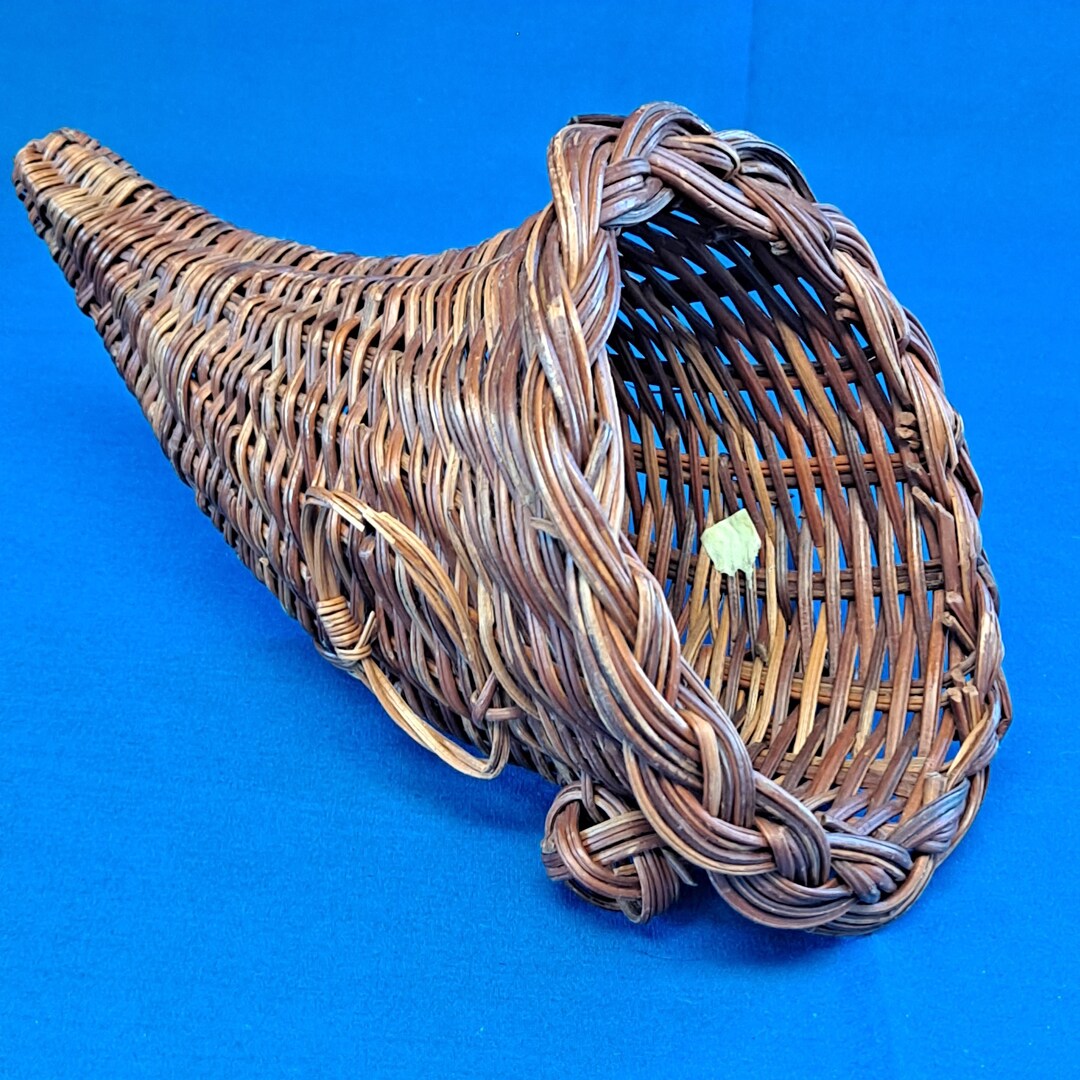 Vintage Small WICKER CORNUCOPIA BASKET Horn of Plenty Decor 9 ...