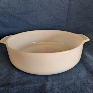 Vintage DYNAWARE CASSEROLE DISH Pyr-o-rey Daisy Milk Glass Pan Bowl 8 ...