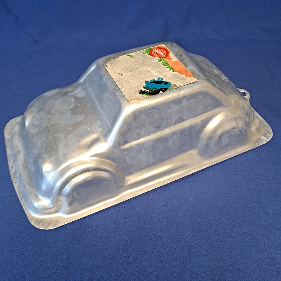 Vintage 2001 Wilton 3D CAR CAKE PAN Stand up Baking Mold Automobile ...