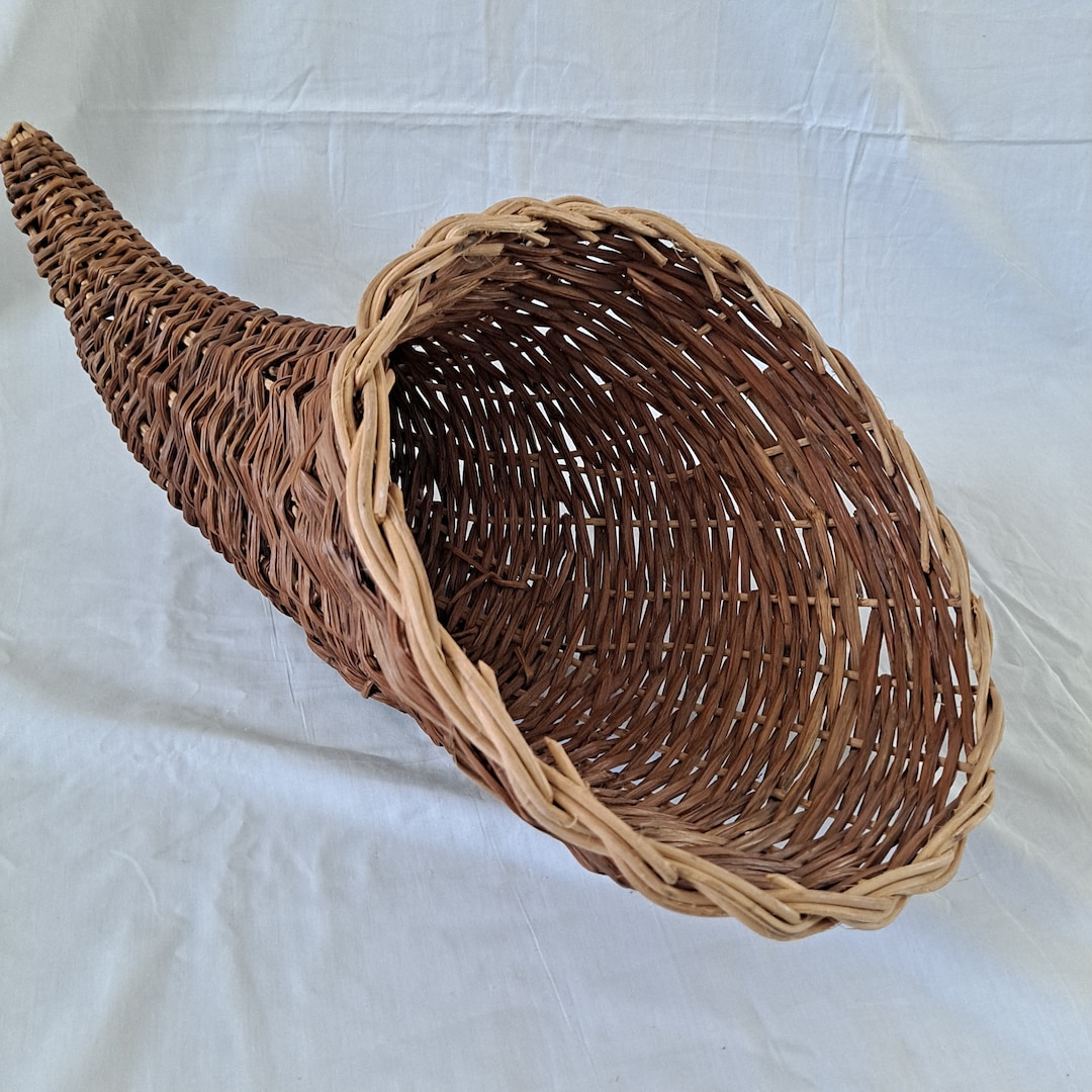Vintage Large WICKER CORNUCOPIA BASKET Horn of Plenty Decoration 24 ...