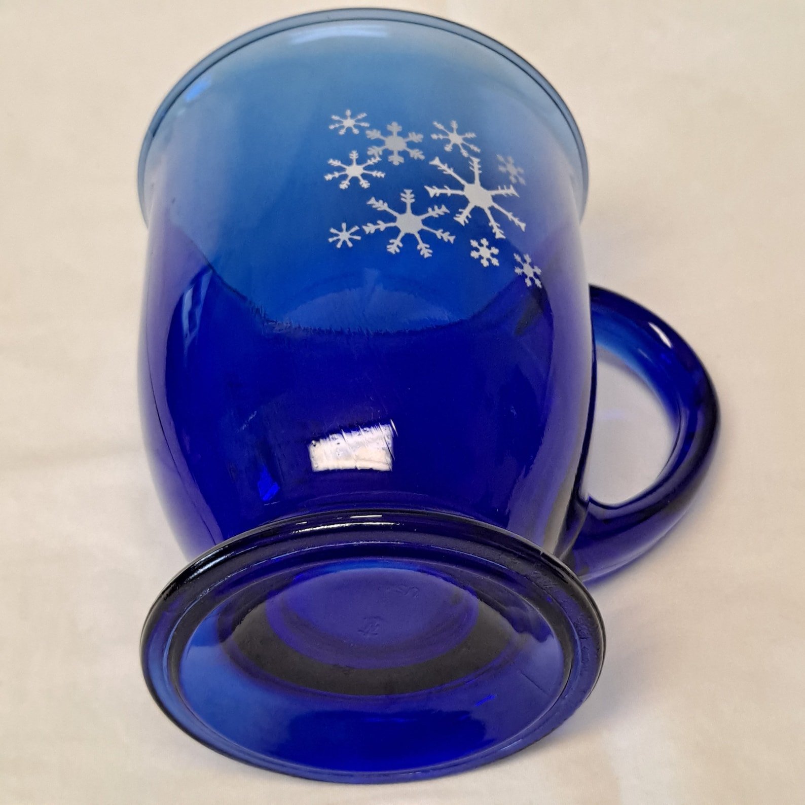 Vintage Lot 2 Cafe COBALT BLUE SNOWFLAKE Pedestal Glass Mug 16 Oz ...