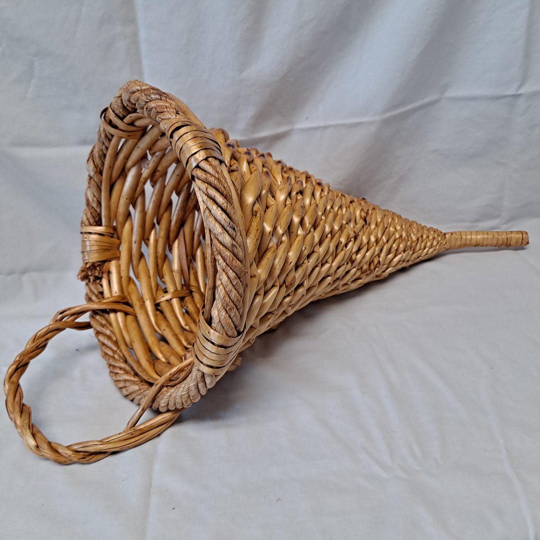 Vintage WICKER CORNUCOPIA BASKET Horn of Plenty Decoration 18" Wall ...