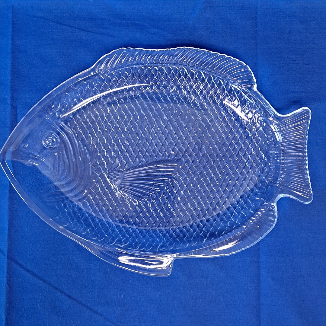 Vintage GLASS FISH Serving PLATE Embossed Tray Dish Dinner Snack Salad ...