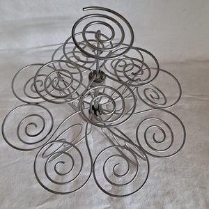 Metal 3 TIER CUPCAKE STAND Dessert Holder Display Wire Holds 13 Muffin ...
