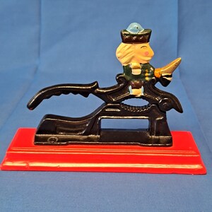 Vintage SOLDIER NUT CRACKER Smasher Breaker Manual Metal Wood Cast Iron ...