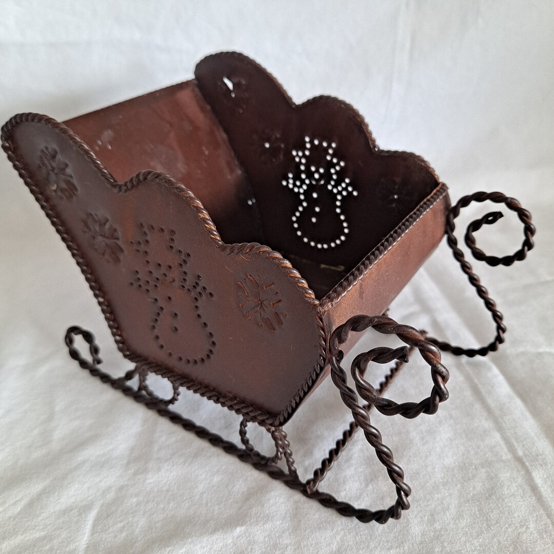 Brown Meetal Christmas TABLETOP SANTA SLEIGH Sled Table Decor Snowman 6 ...
