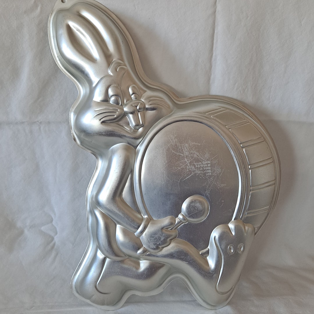 Vintage 1983 Wilton BUGS BUNNY Cake PAN Baking Mold 502-3517 Aluminum ...