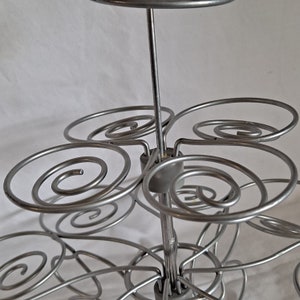 Metal 3 TIER CUPCAKE STAND Dessert Holder Display Wire Holds 13 Muffin ...
