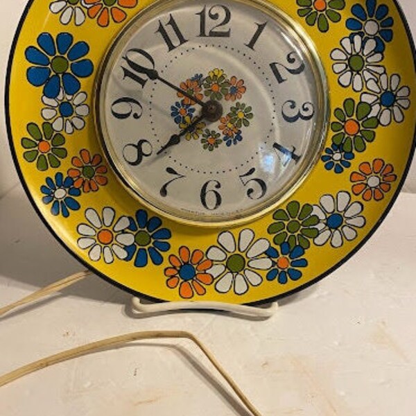 Vintage Spartus Wall Clock - Etsy UK