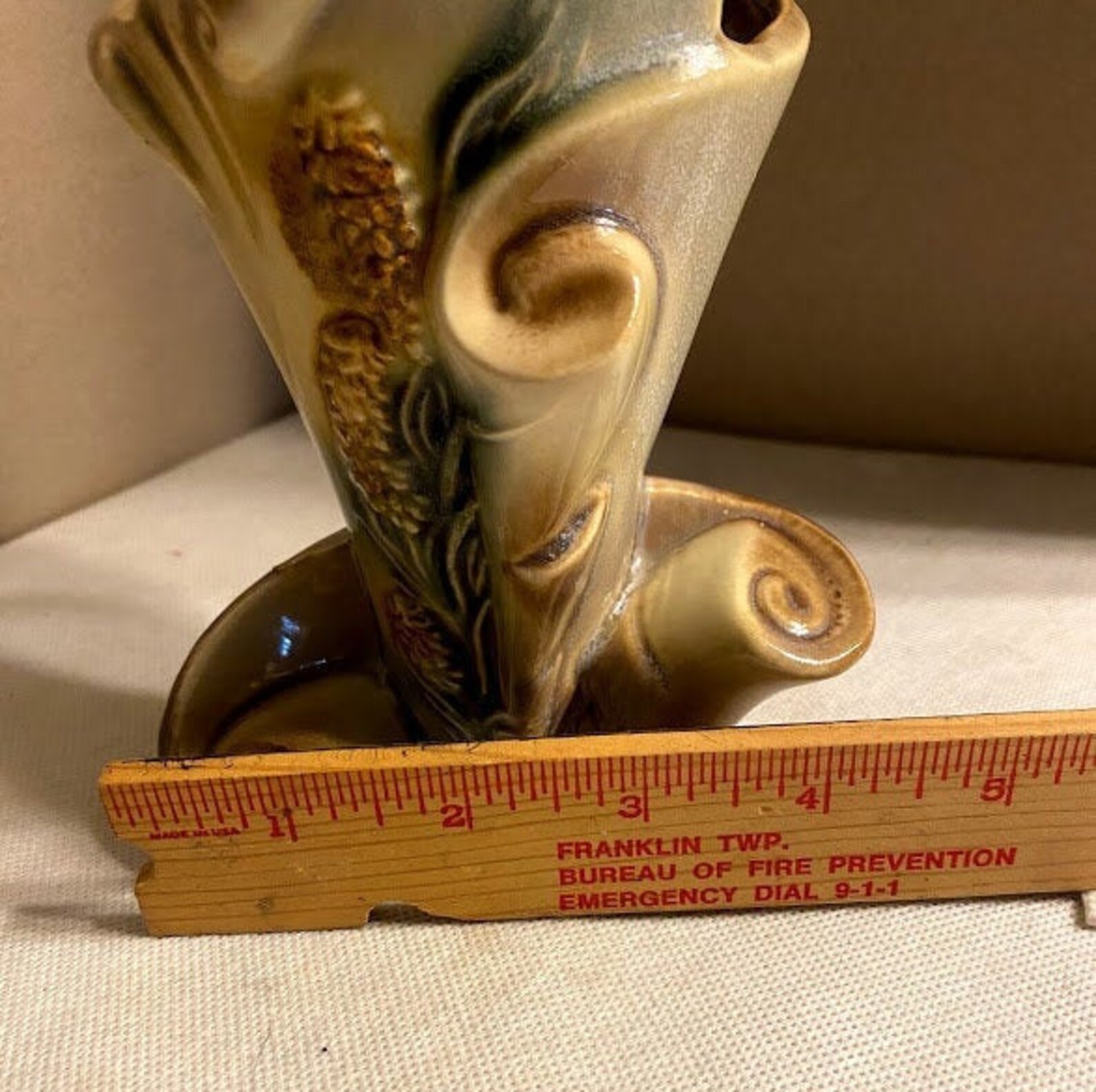 Vintage Hull Parchment and Pine/wheat Ceramic Vase - Etsy