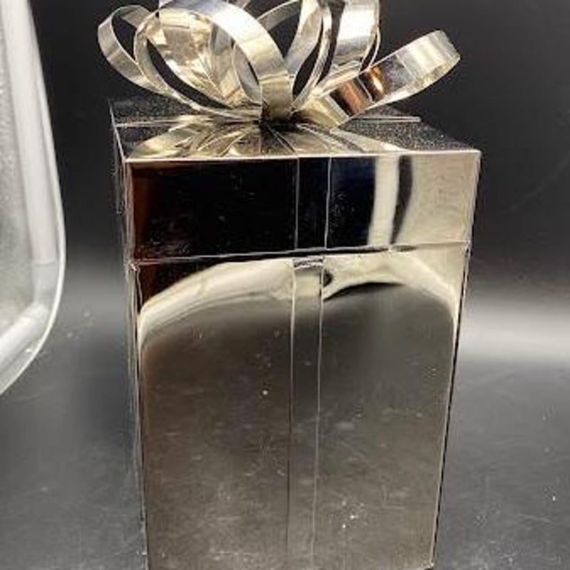 Metal Gift Box - 60+ Gift Ideas for 2025