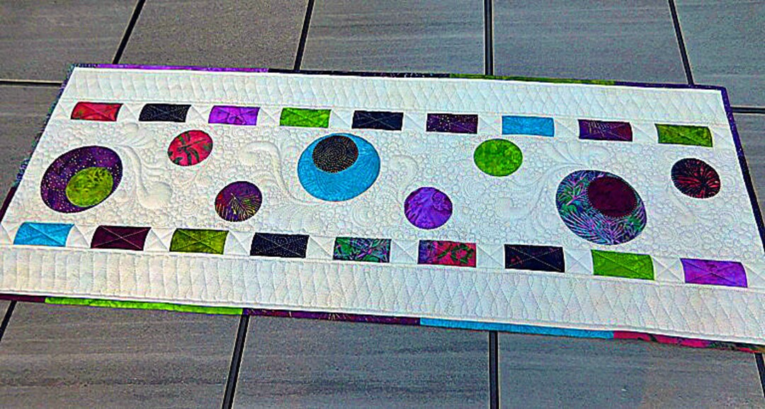 Modern Table Runner Pattern, PDF, Digital, Circles - Etsy
