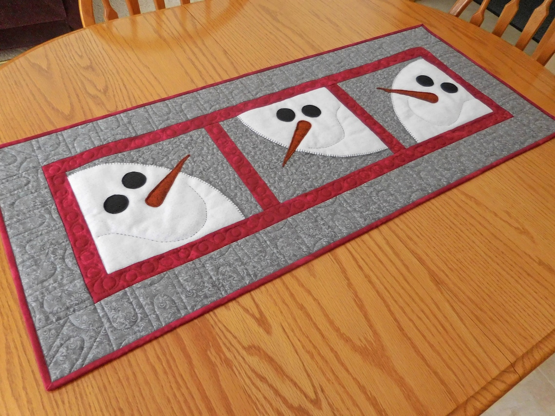 Quilted table runner pattern PDF pattern for snowman table | Etsy