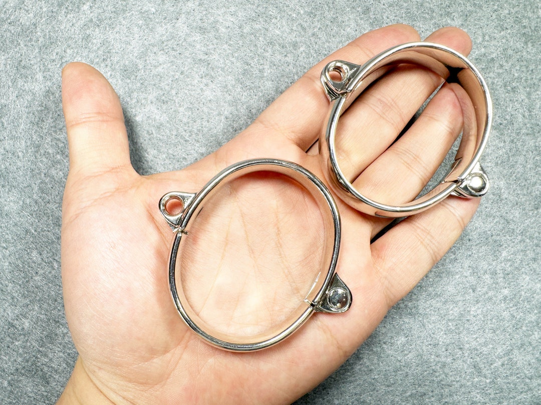 Lightweight Metal Handcuffs Out of Aluminium Alloy Charming Handcuffs ...