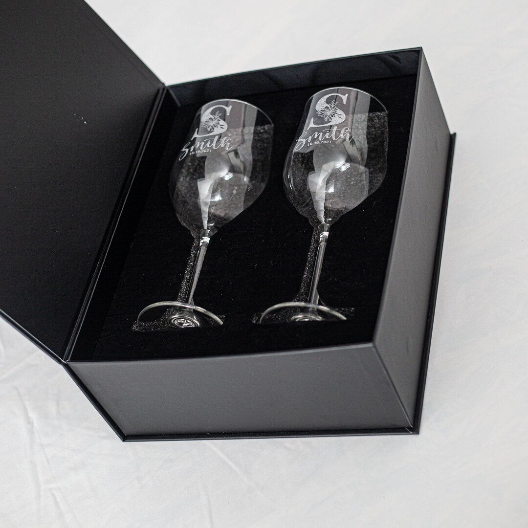Stemmed Wine Glasses Gift Set - Personalized Mr & Mrs Glass Set ...