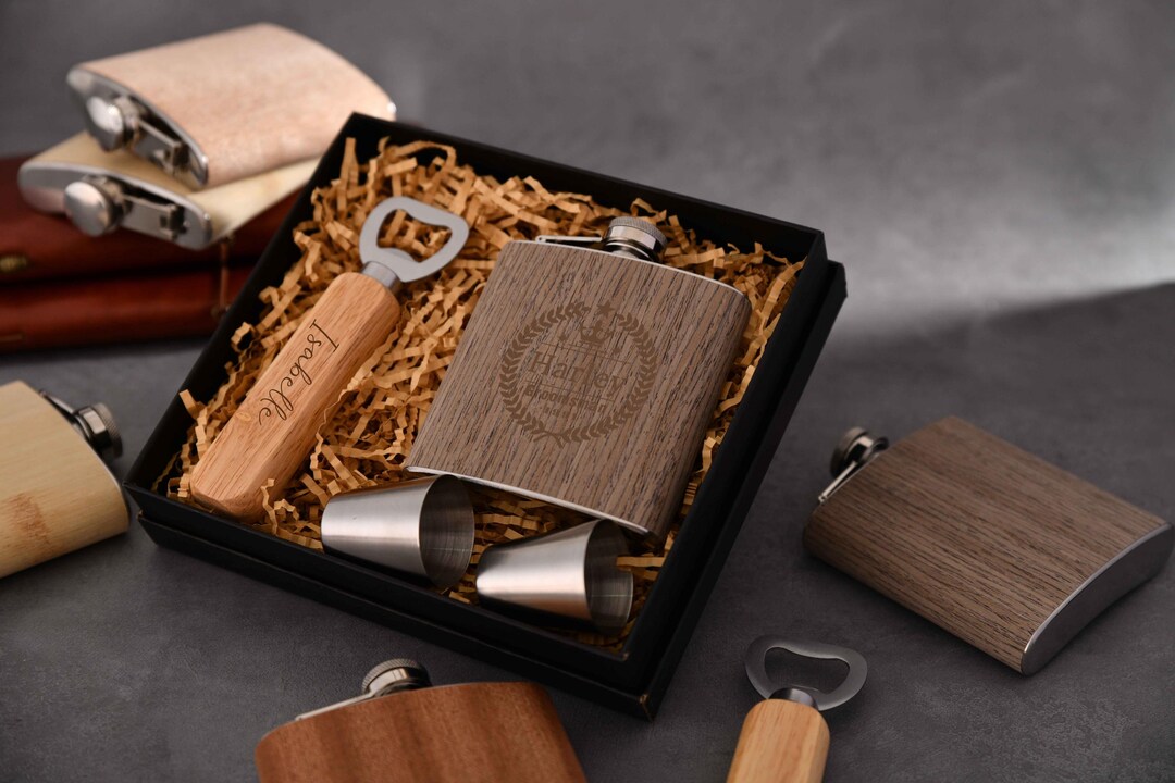 Customized Best Man Wooden Flask Set, Groomsman Gift, Wedding Reception ...