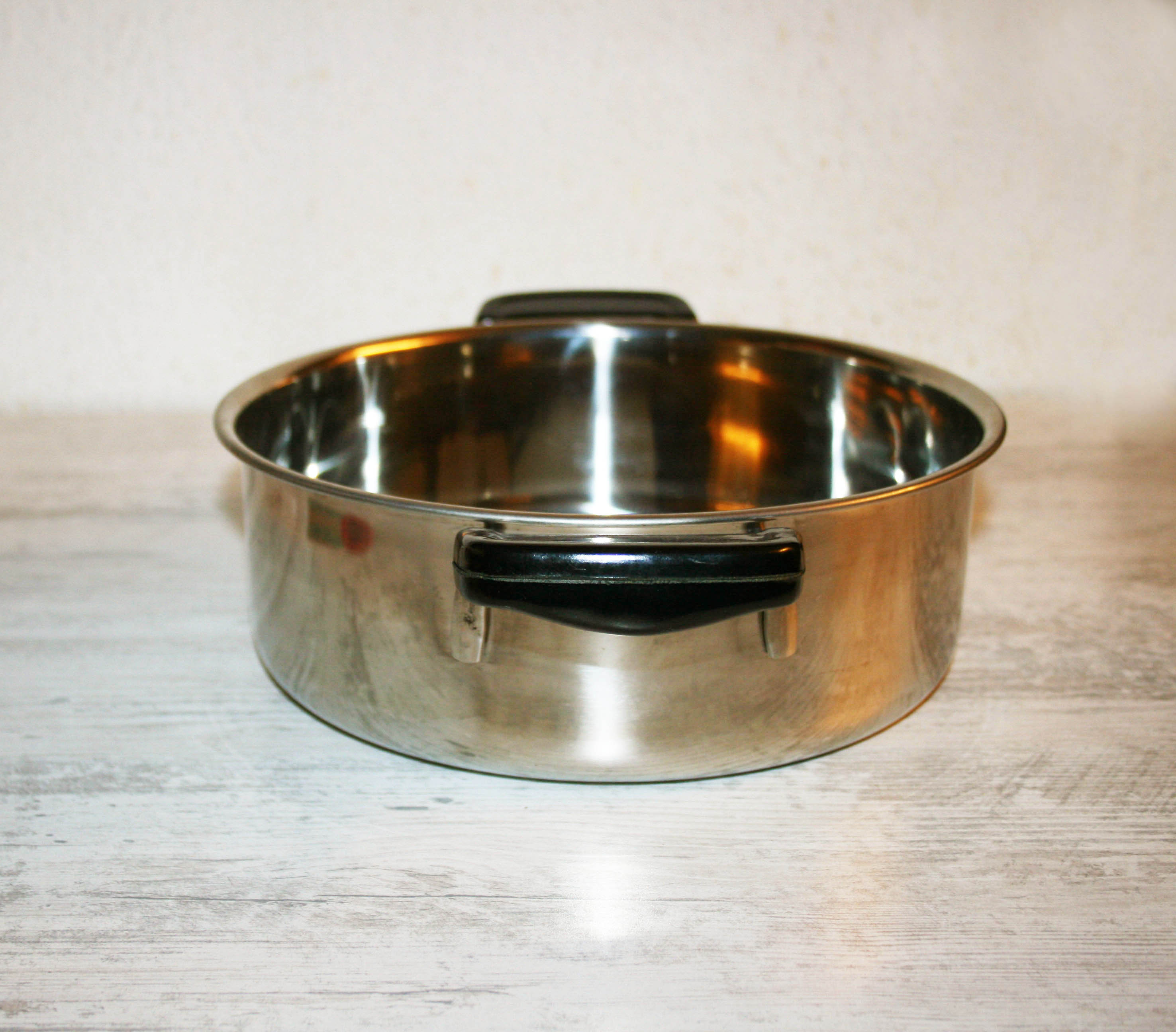 SUPER Inox Round Pot With Lid / Stainless Pan / Bake Ware / Kitchen Top ...