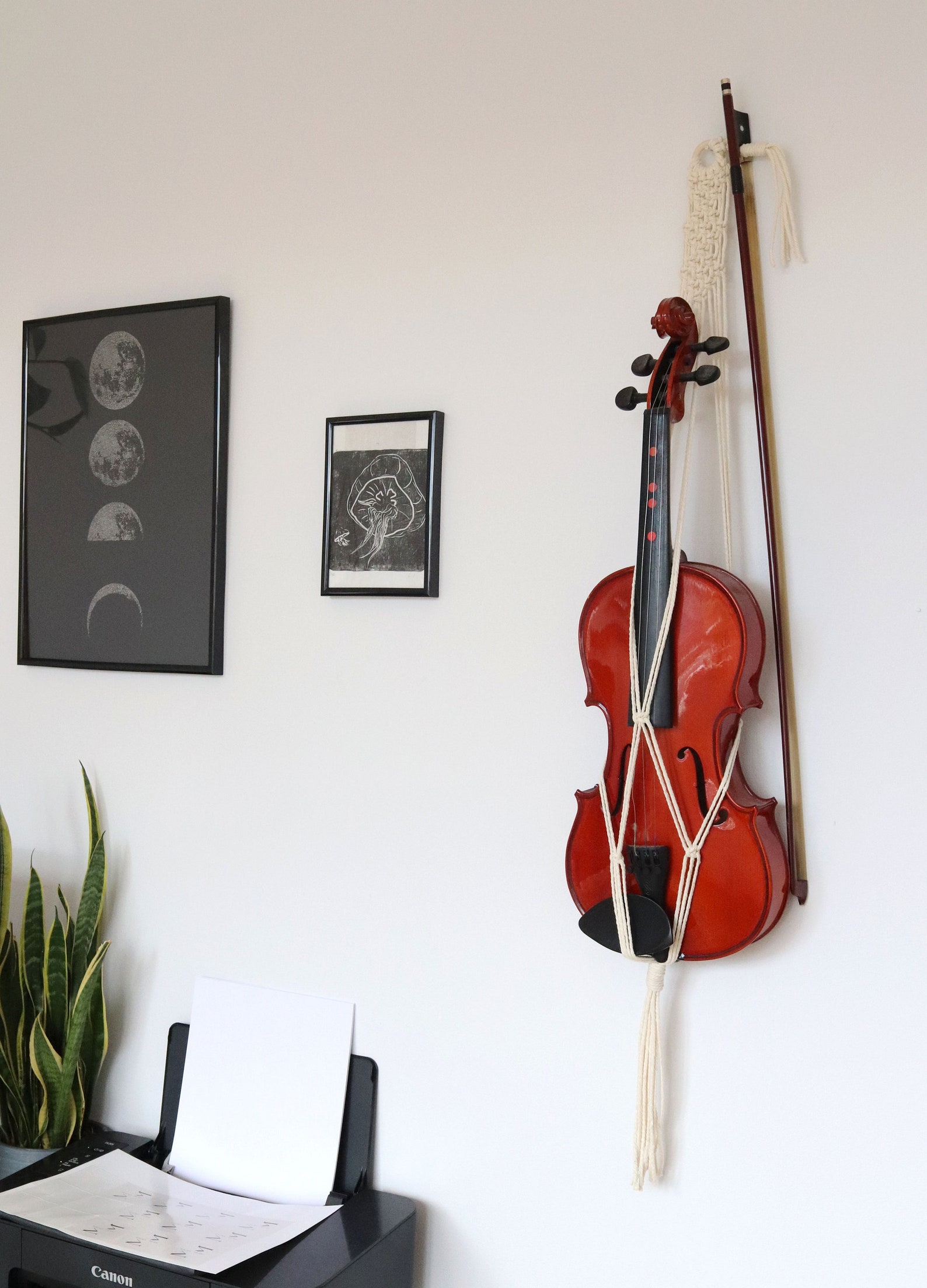 Macrame Violin Hanger: Boho Wall Decor, Instrument Support - Etsy UK