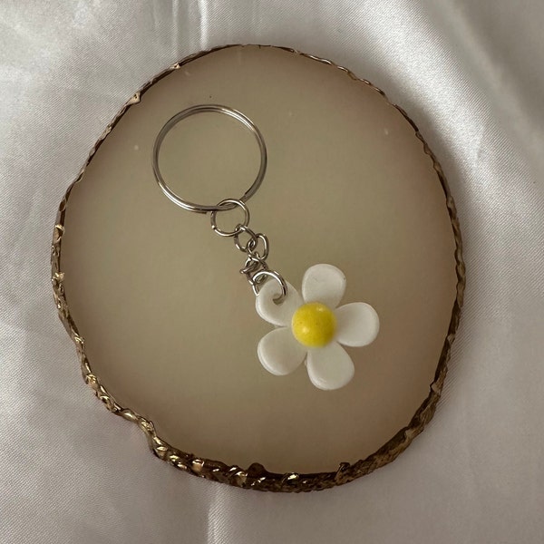 Daisy Keychain - Etsy