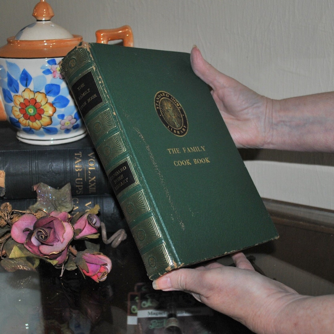 Vintage the Family Cook Book, by Standard Home Library, Edited by ...
