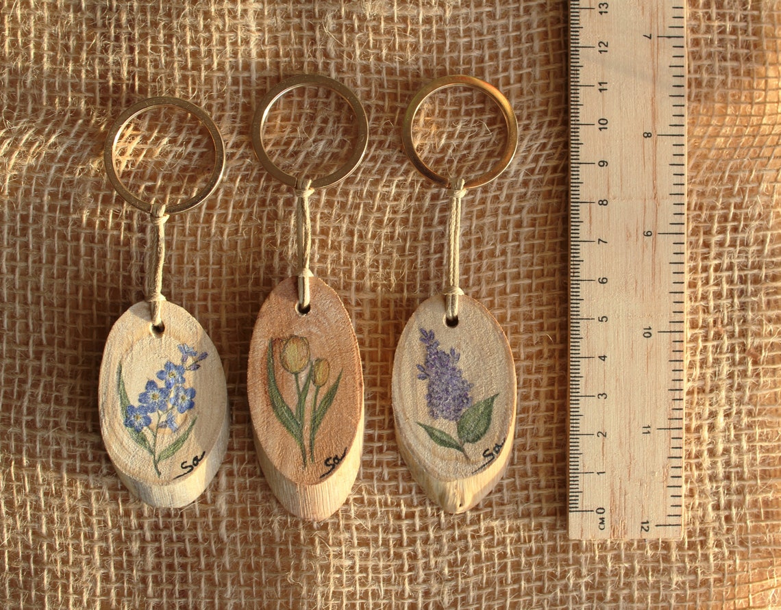 Handpainted Wood Slice Keychain Spring Flowers Poppy, Tulip, Lilac ...