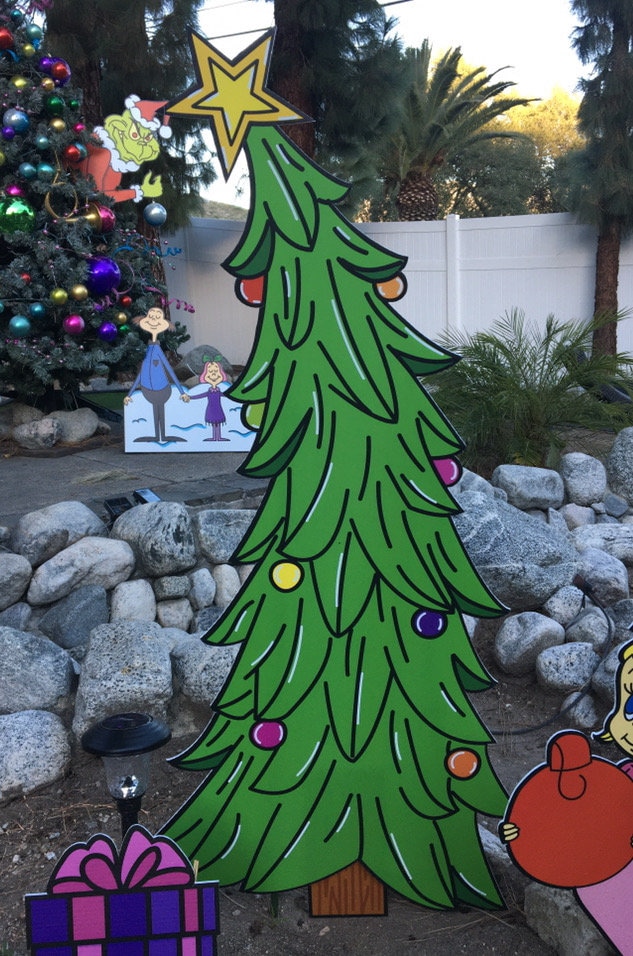 Grinch Yard Decoration, 7 Piece Set (grinch, Cindy Lou, Max, Tree and ...