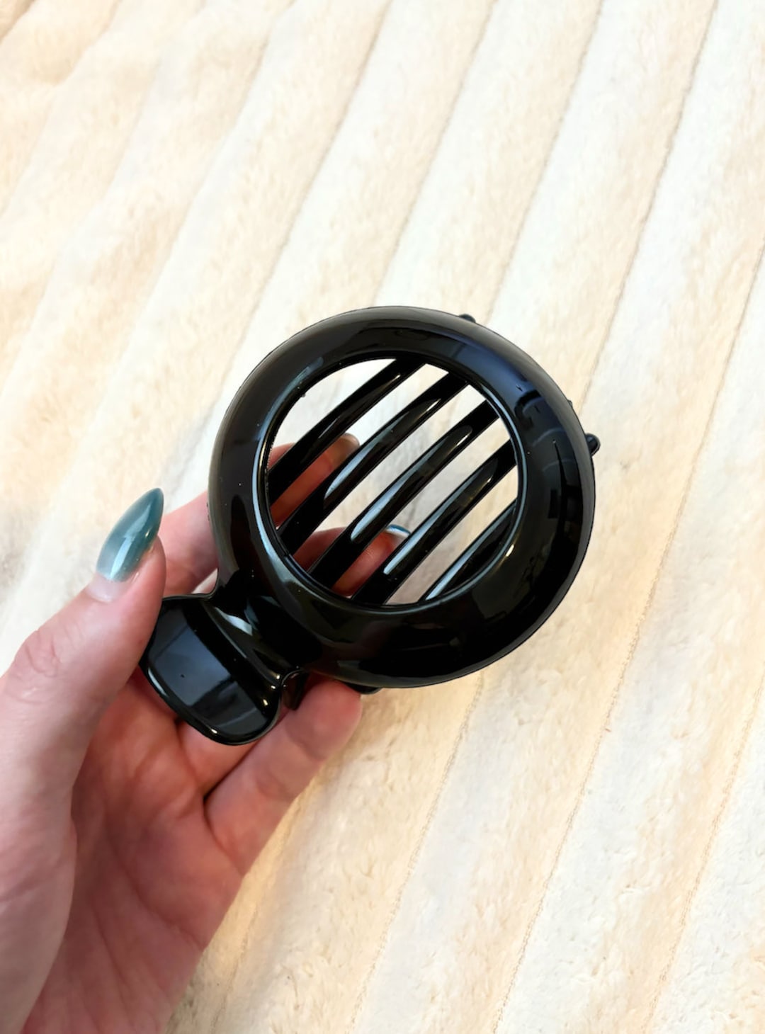 Large, Circle Black Clip | the Best Hair Clip - Etsy