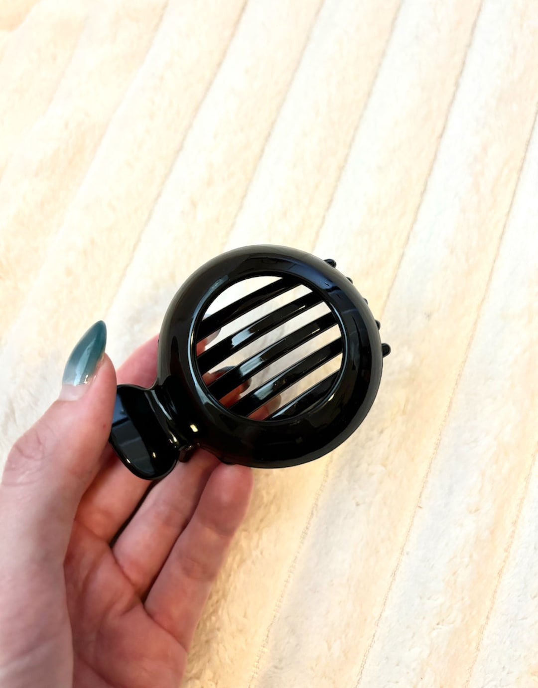 Small, Circle Black Clip | the Best Hair Clip - Etsy