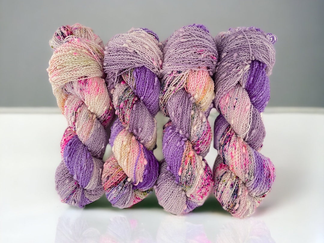 VIOLET POSY Handgefärbtes Garn Merinowolle & Nylon Bommelgarn 100g ...