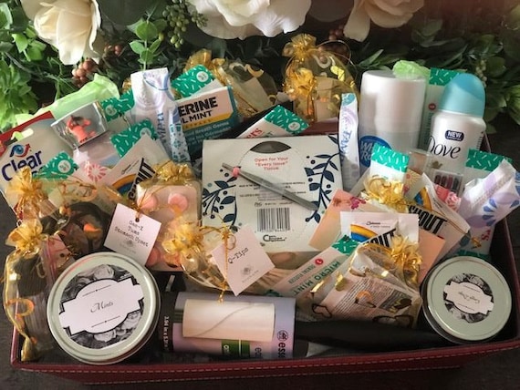 Wedding bathroom amenities basket | Beachweddingtips.com