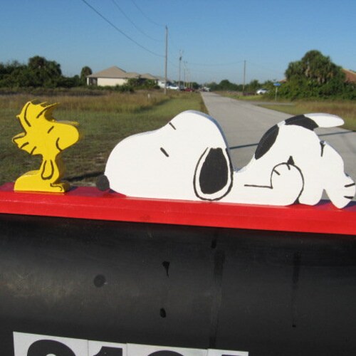 Snoopy Mailbox Topper - Etsy