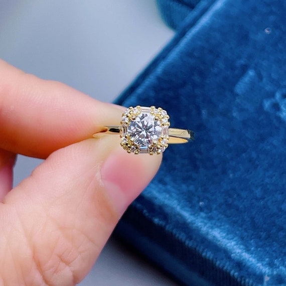 0.5ct Moissanite Ring 18K Gold Farbring runder farbloser Moissanite einzigartiges Design Solitar Silberring Versprechen Ring Verlobungsring Etsy
