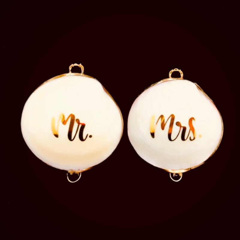 Mrs Ring Holder - Etsy