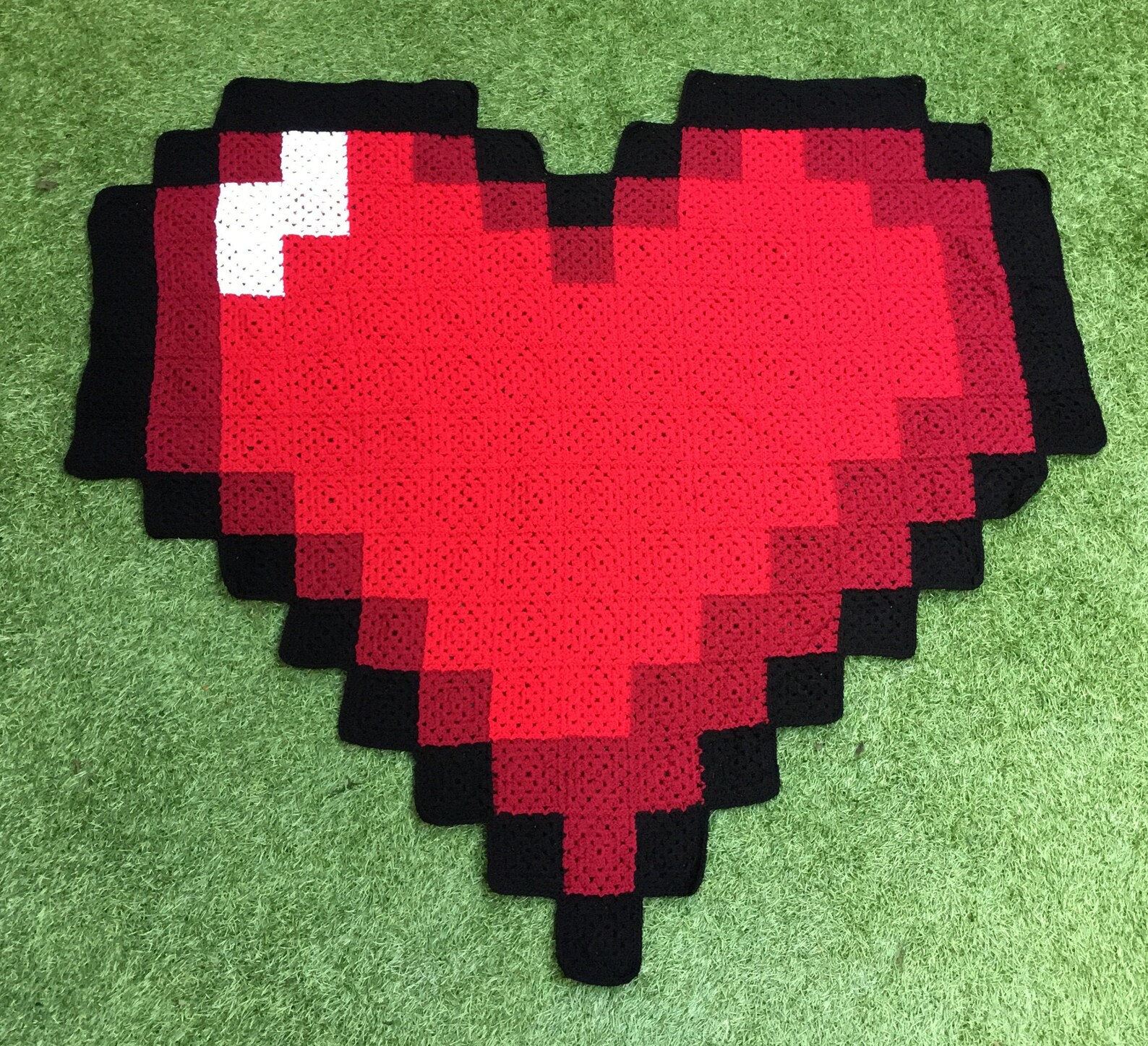 Retro Pixel Heart Rug Decorative Crochet Minecraft Zelda Pokemon Old ...