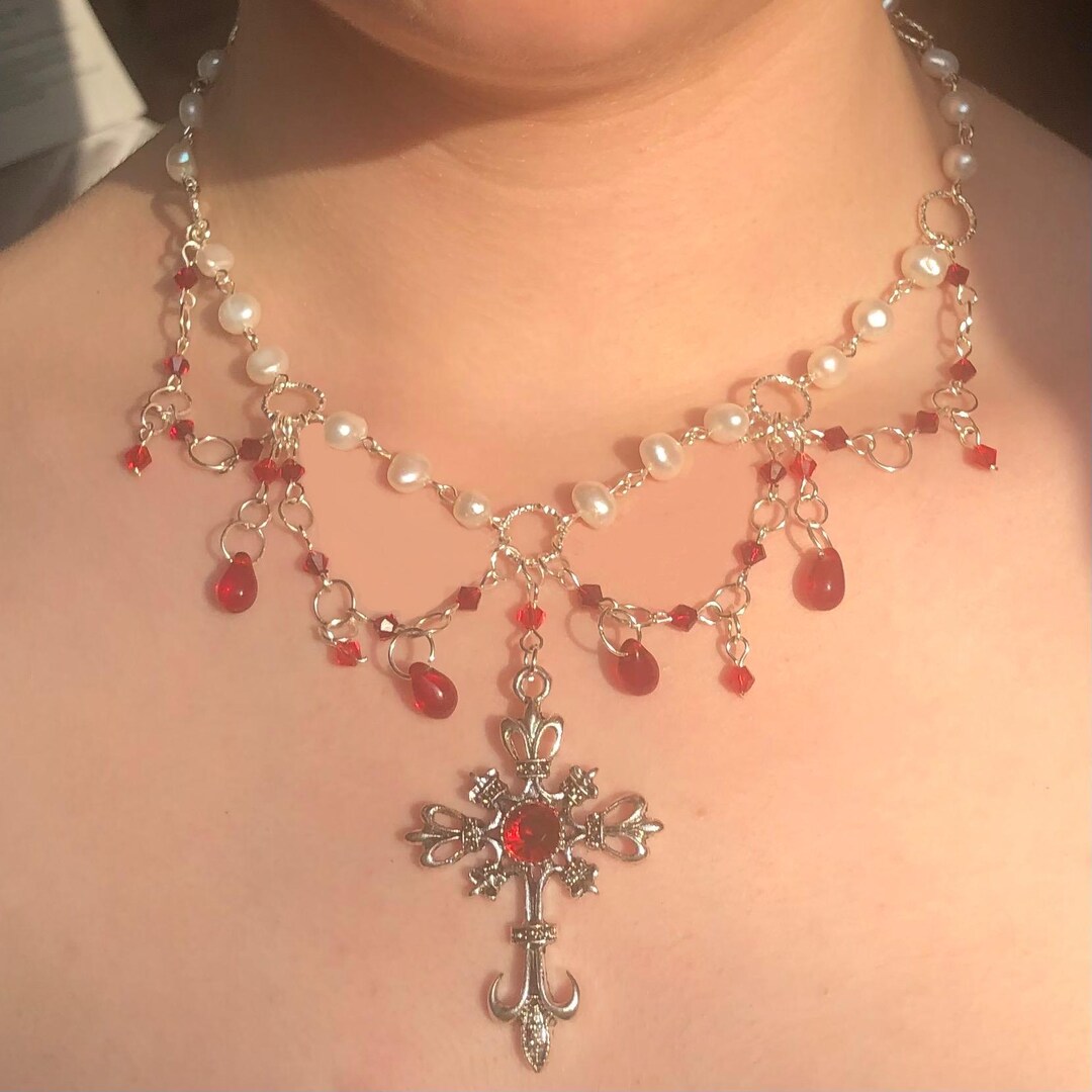 Vampires Kiss Necklace | Beaded Chain, Goth, Grunge, Alternative ...