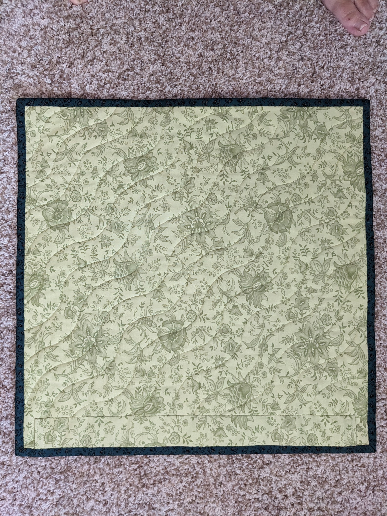 Small Quilt Table Topper / Wall Hanging “huckle Buckle” - Etsy