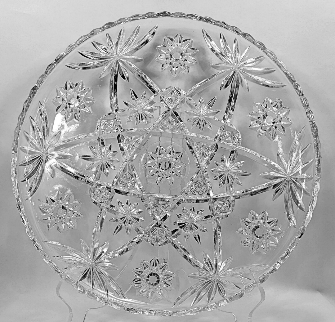 Prescut Clear Cupped Edge Torte Plate by ANCHOR HOCKING - Etsy