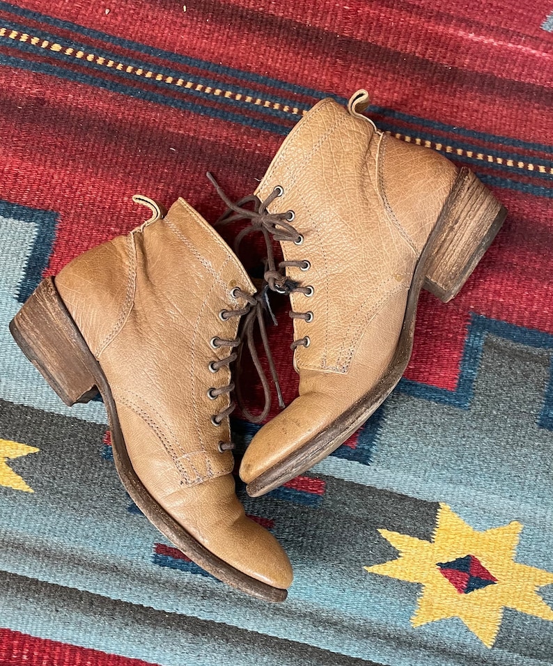 Ladies Vintage FRYE Artsy Boho 7 Hole Lace-up Leather Booties Boots ...
