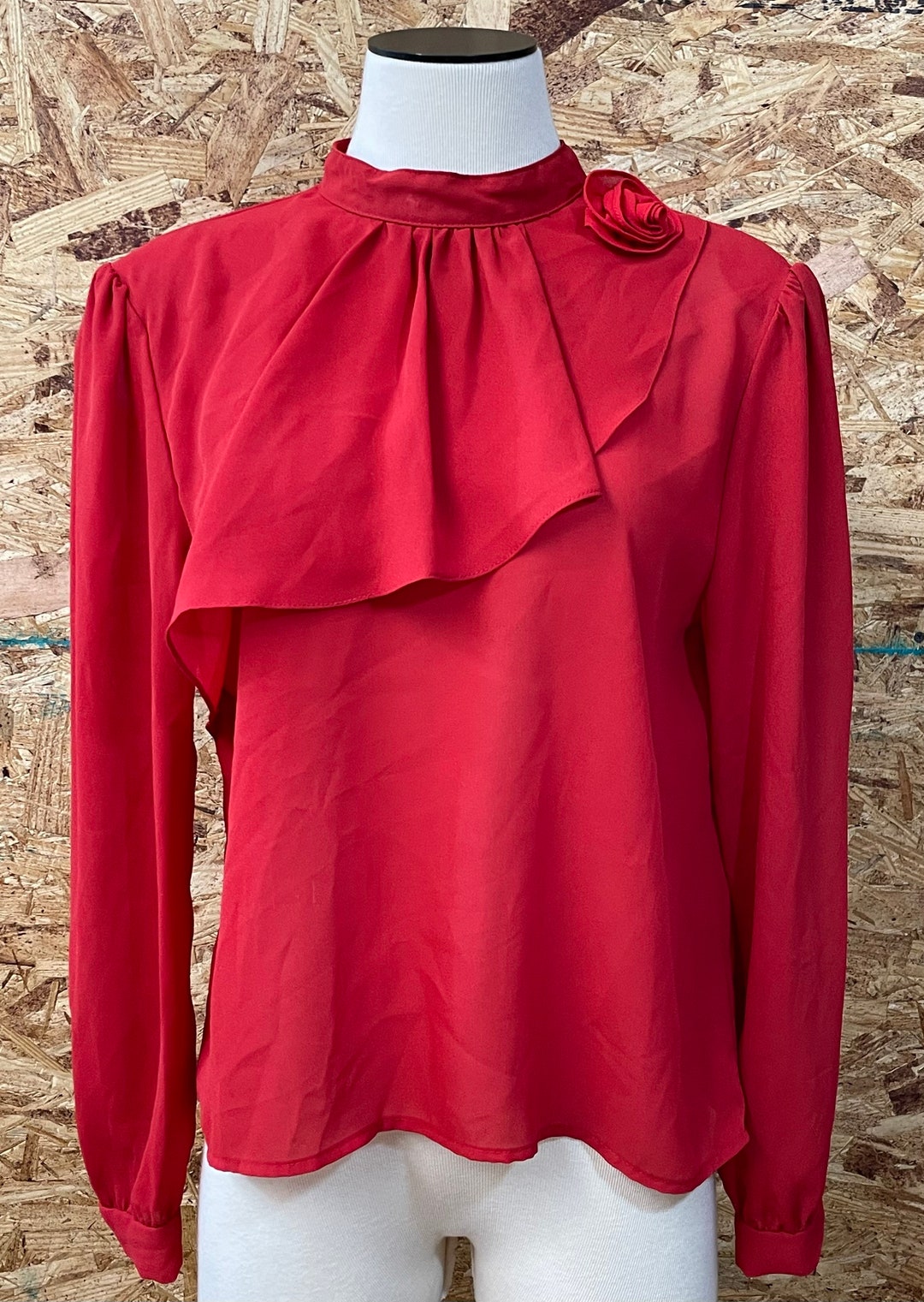 1980’s / 1970’s Red Rose Romantic Feminine Pearl Back Button Blouse ...