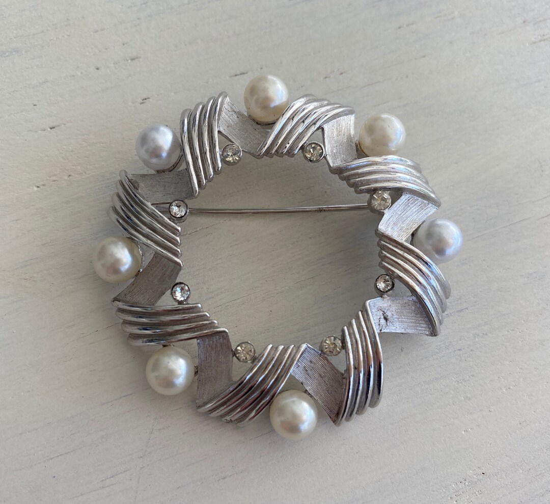 Archival Crown TRIFARI Circle Brooch/pin, Pearls Rhinestones, Silver ...