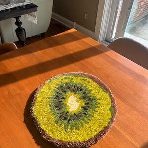 Kiwi Tufted Wall Hanging, Fruit Wall Decor Rug, Custom Kiwi Slice Punch ...