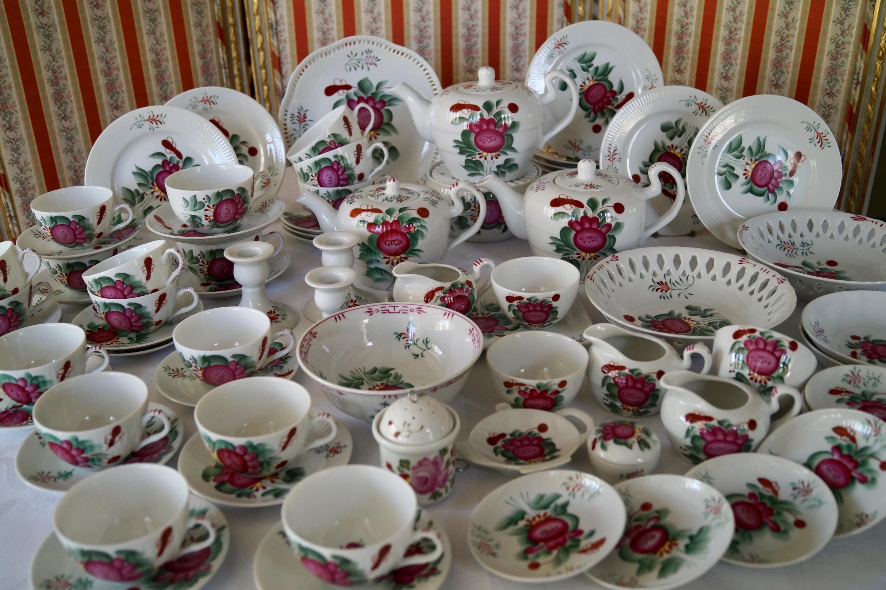 Beautiful Extensive Hand Painted Vintage August Warnecke Porcelain Tea ...