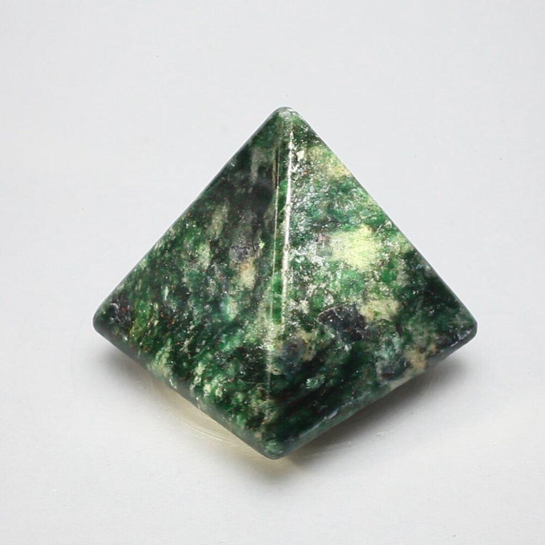 Trinity Stone Pyramid ~40mm | PYV446 - Etsy