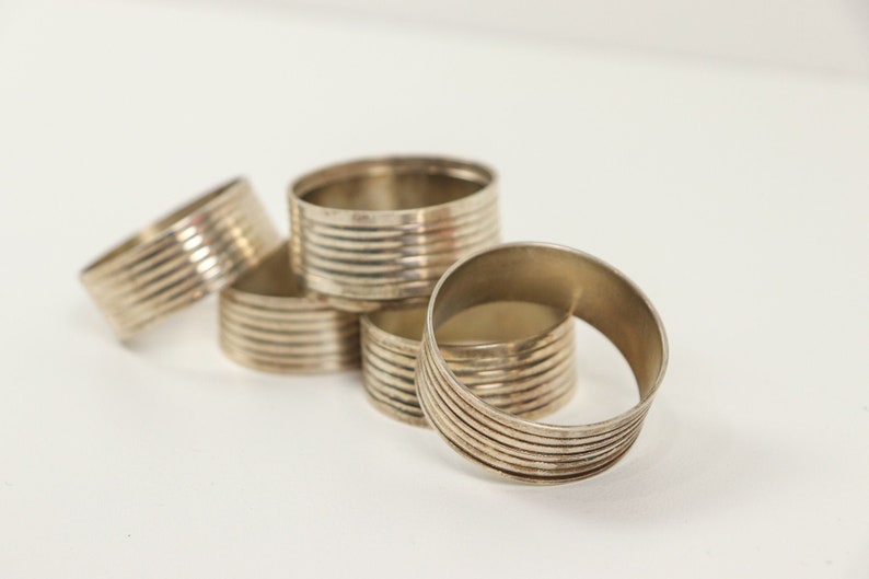 Set of 5 Silver Napkin Rings With Ridges Silverplate Napkin - Etsy
