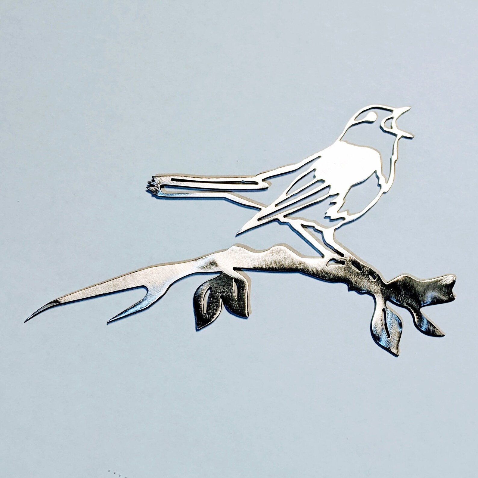 Nightingale Metal Bird Tree Sign - Outdoor Metal Bird Silhouette ...