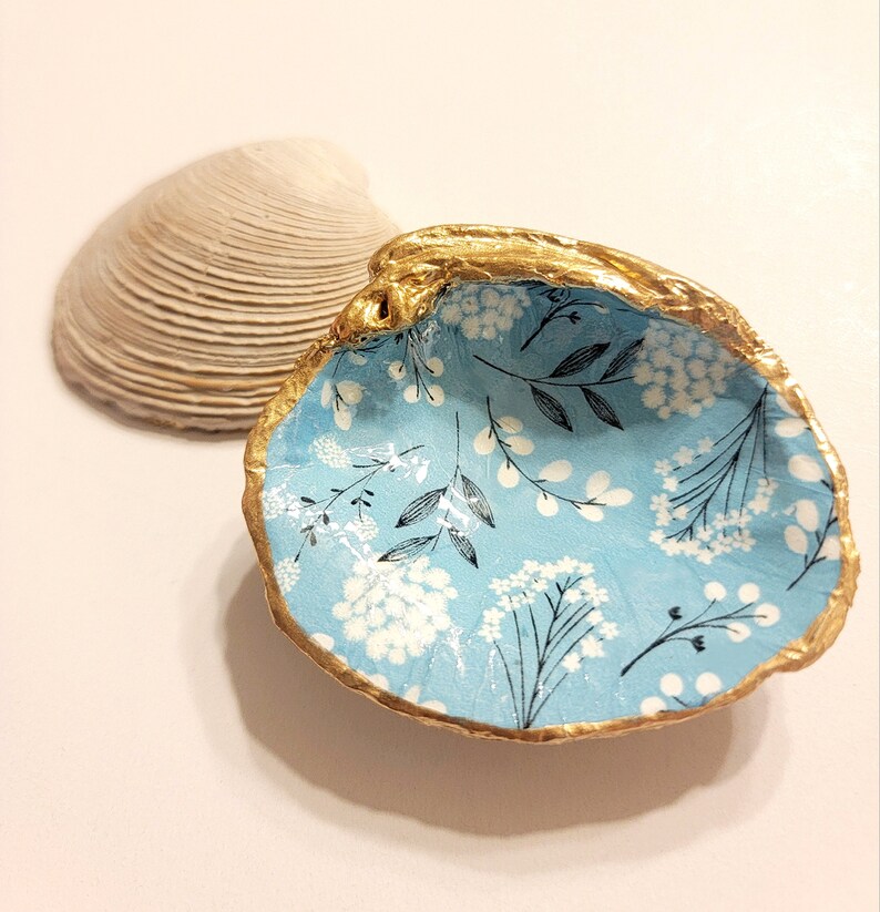 Blue and White Floral Decoupage Shell | Floral Shell Design | Decoupage ...