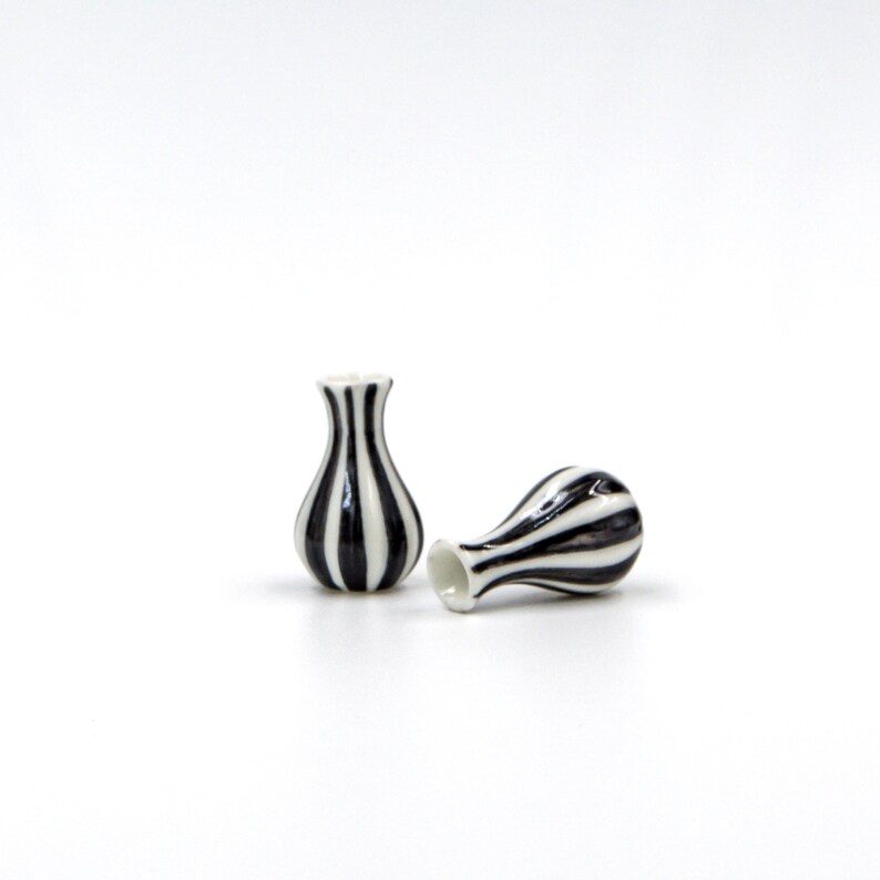 2 Miniature Vases Dollhouse Pottery - Etsy